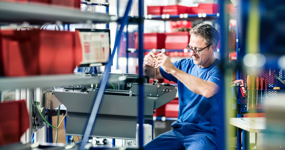 Assembly and system assembly